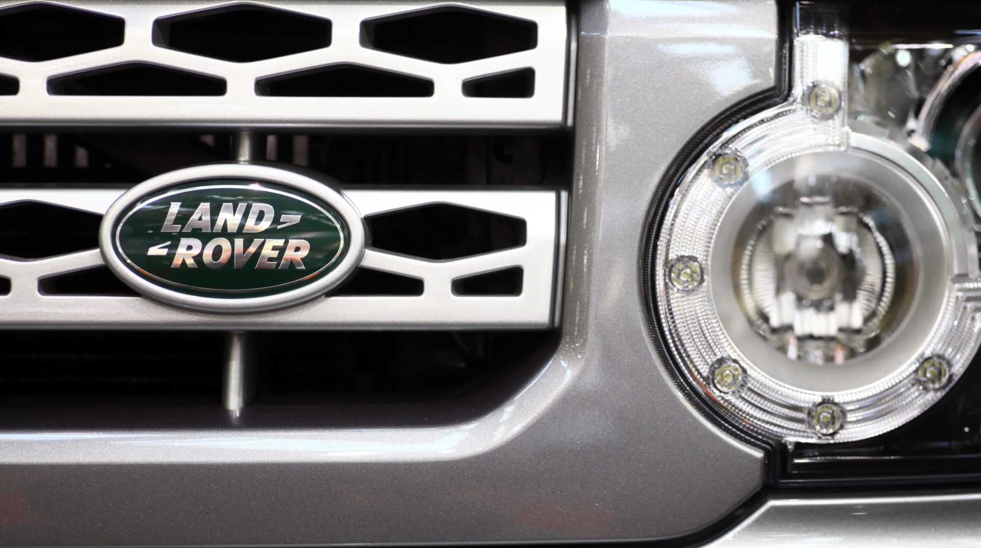 What Are The Most Common Problems With Land Rovers? | Bradley's Auto ...